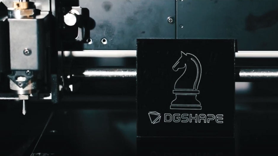 DGSHAPE DE-3 Desktop Engraver | Roland DG